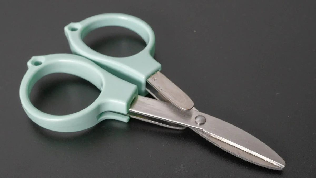Yoshida Megane Folding Shears (Green) – Tetogi
